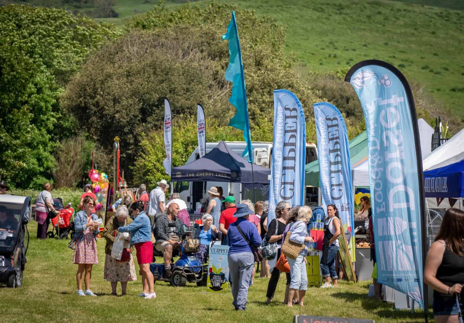 Abbotsbury Swannery Food & Craft Fair - Love Weymouth Tourist ...